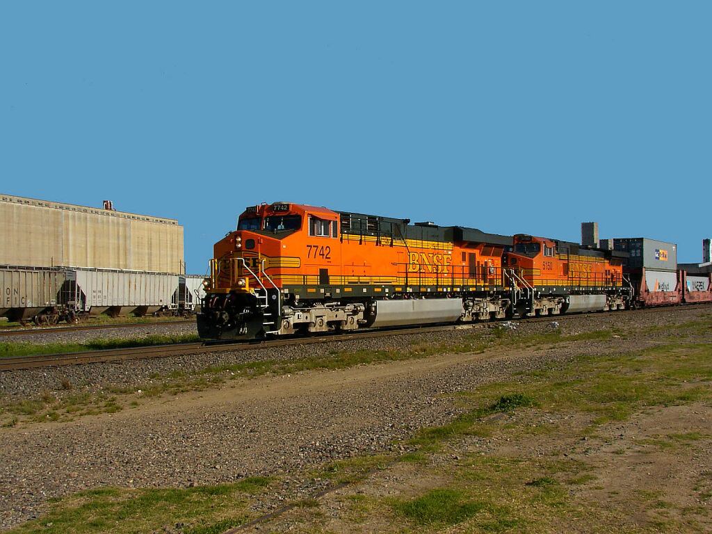 BNSF 7742